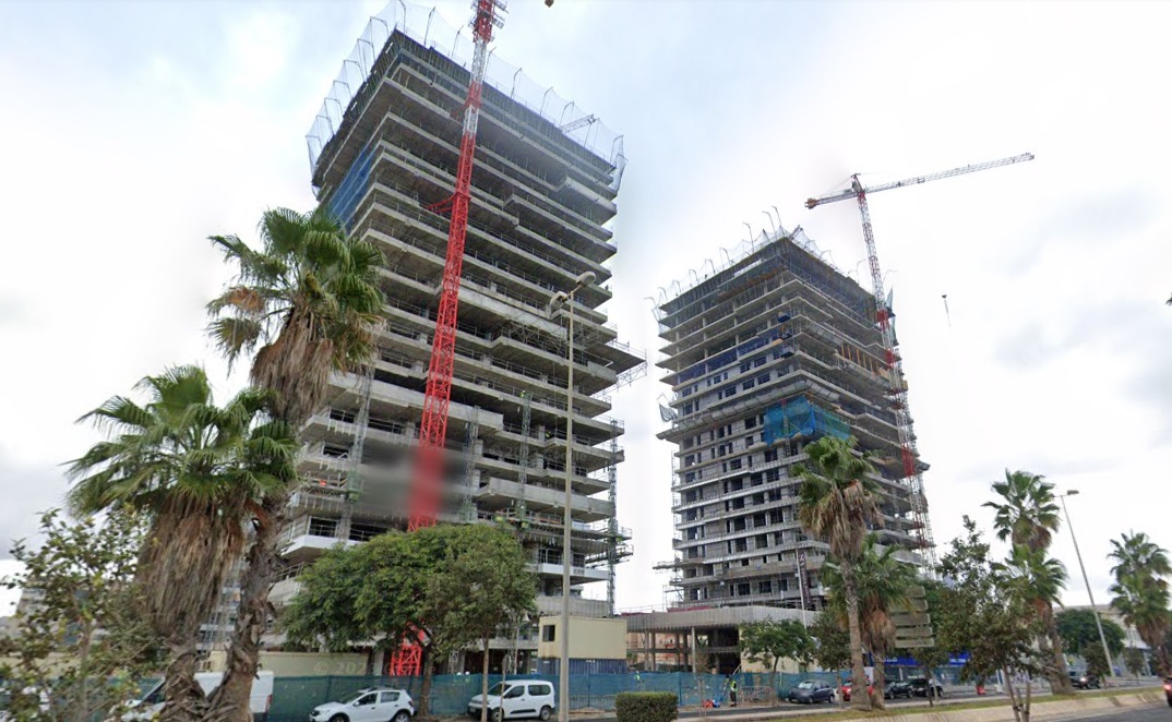 Málaga pone en venta una parcela hotelera junto a las nuevas torres ...