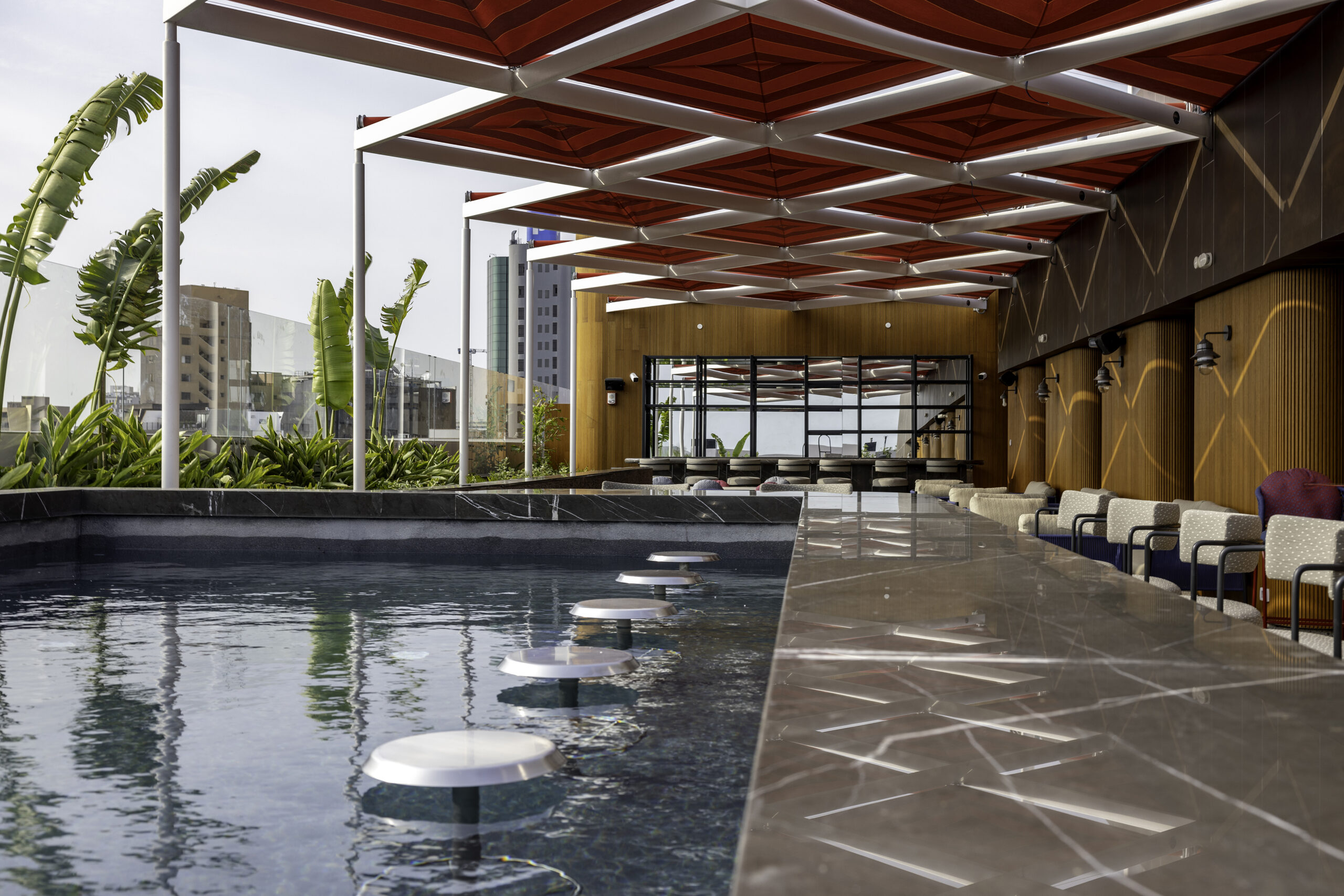 El nuevo hotel de Hilton en Lima que se rinde al diseño ecléctico y al ...